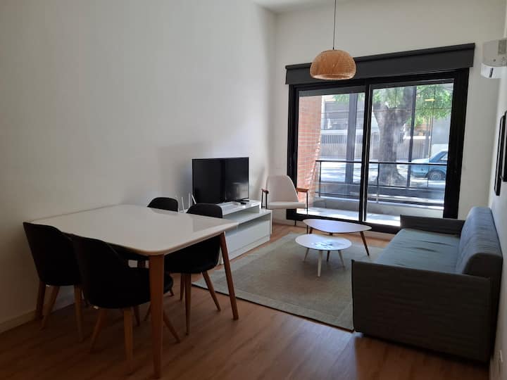 Canela - Cómodo Y Luminoso Frente A Shopping - Montevidéu