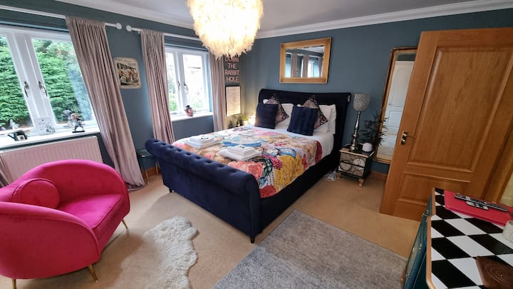 Alice In Wonderland Room - Shrewsbury
