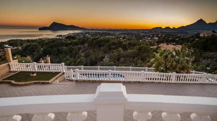 Villa Alarita: Luxury With Pool And Views - Altea