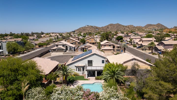 Charming Cozy 4br Retreat-pool, Pool Table, Grill - Phoenix