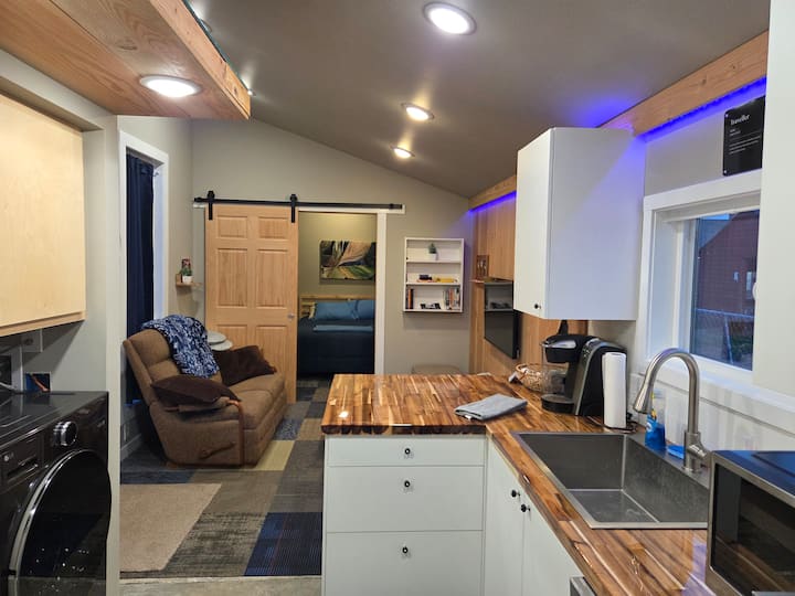 The Green Barn Getaway - Tacoma, WA