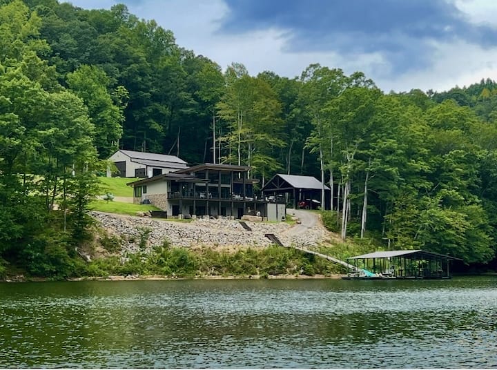 Makin' Waves At Smith Lake - Lewis Smith Lake, AL