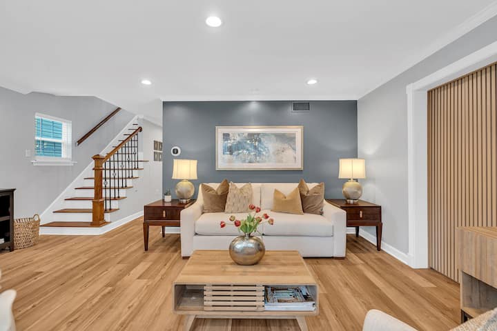 Southern Charm: Streetcar, City Park, And French Q - Metairie, LA