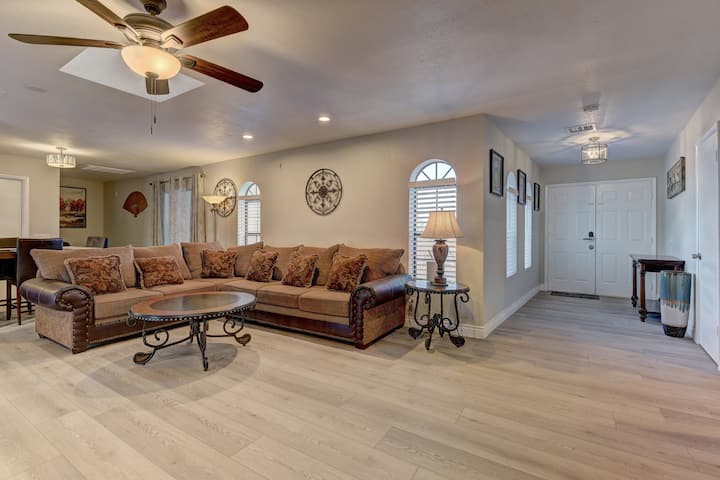 New Renovated Villa#2 Near Strip/redrock/rv Pk - Las Vegas