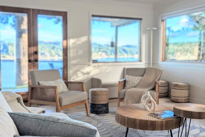 Coastal Lagoon | Hot Tub, Sauna, Beach, & Kayaks - Gig Harbor, WA