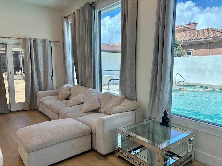 Large Studio Pool House W/ Attched Rec Room - Downey, CA