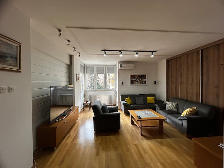 A&t Central Apartment, 65 M2 - Skopje