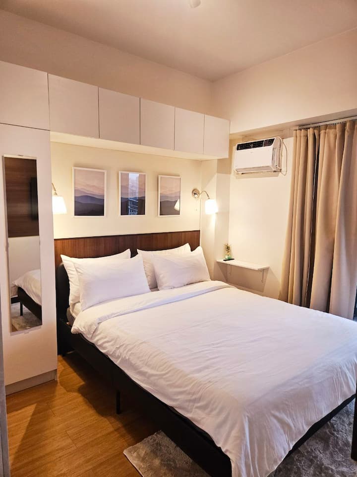 Matthew's 2br W/ Balcony @ Celandine, Dmci, Qc - Malabon