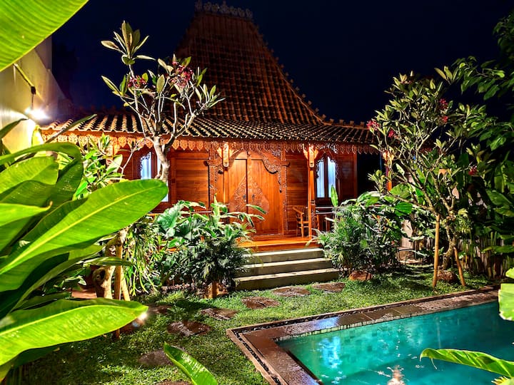 Na Uli Villa Renon - Denpasar