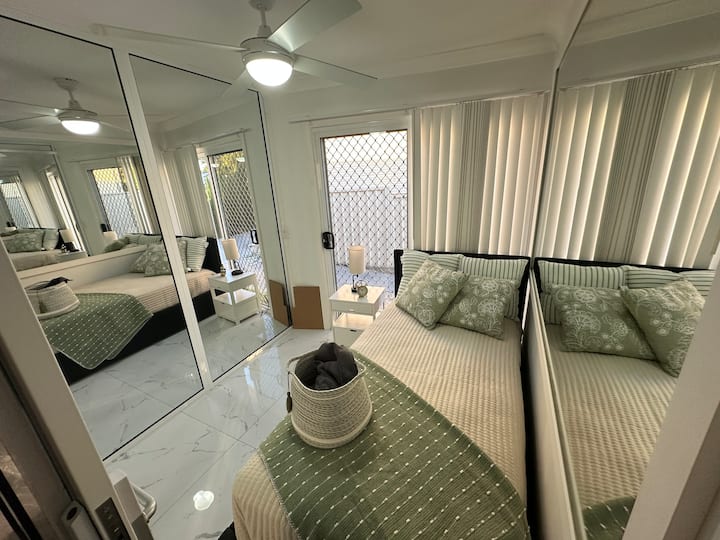Room In North Parramatta | Free Parking | Near Wsu - Parramatta