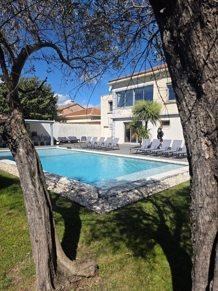 Villa Léonie Piscine Jardin 5 Chambres 1 Dortoir - Aviñón