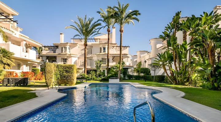 Luxury Marbella Penthouse Walk To Puerto Banús - Puerto Banús