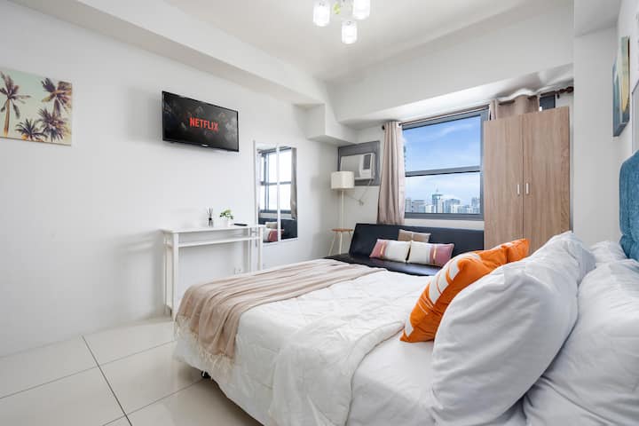 City View Studio In Cebu City—netflix, Wifi&pool - Cebu City