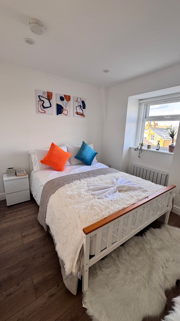 Contractors/family|sleeps12|ps5+freeparkng+netflix - トゥイッケナム