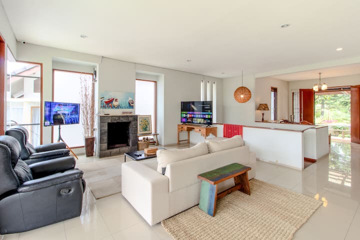 Vila 3 Kamar Di Resor Dago Pakar Bandung - Bandung