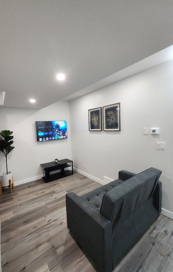 Bethel Cozy 1 Bedroom Suite - Spruce Grove