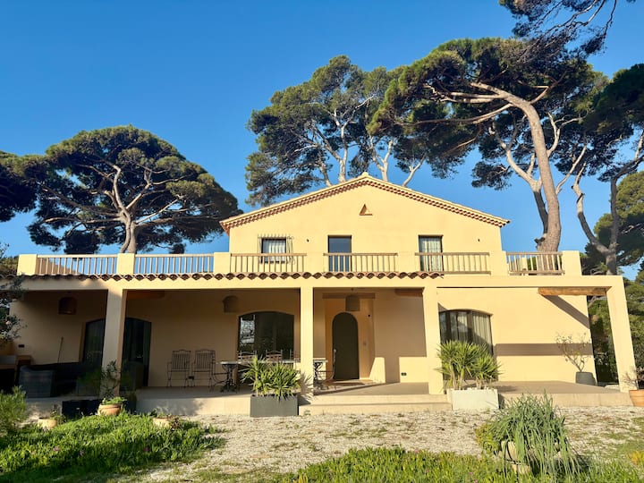 Magnifique Villa Sous Les Pins, à 100m De La Plage - Porquerolles