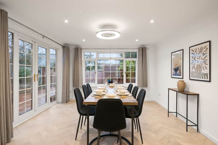 Near Town Centre, Big Patio, Free Parking Sleeps 8 - Maidenhead