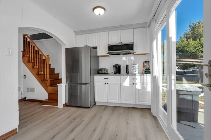 Front Stays In Portsmouth - Tiverton, RI