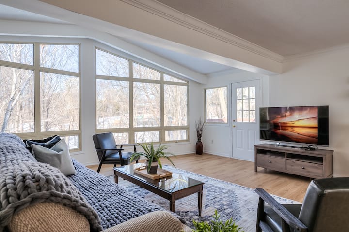 50% Off Monthly – Cozy & Spacious 3br Home - Toronto, ON