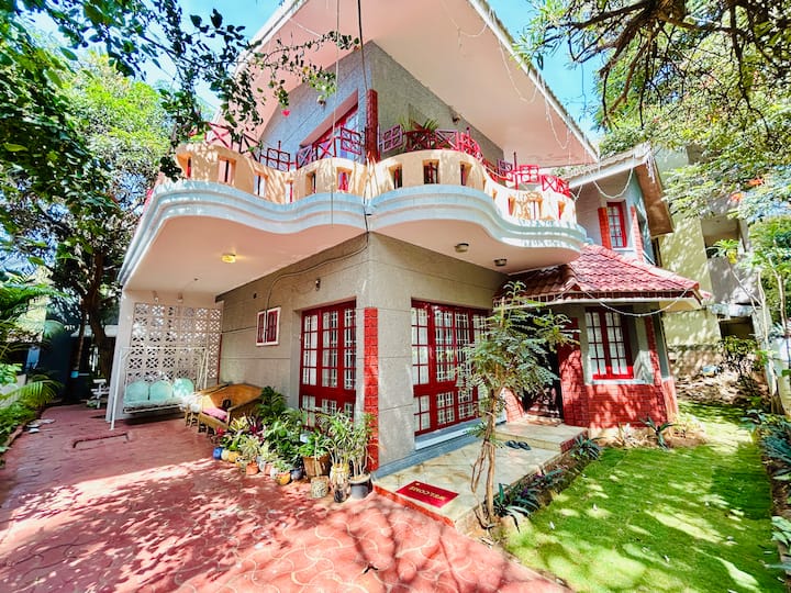 Heritage Haven Spacez Villa - Art And Party Vibe - 邦加羅爾