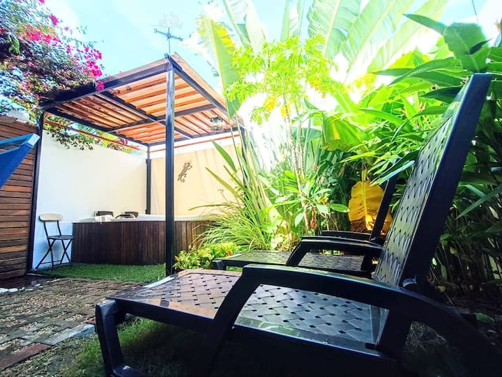 Linda Casa-jacuzzi-condominio-1 Parqueadero - Ricaurte