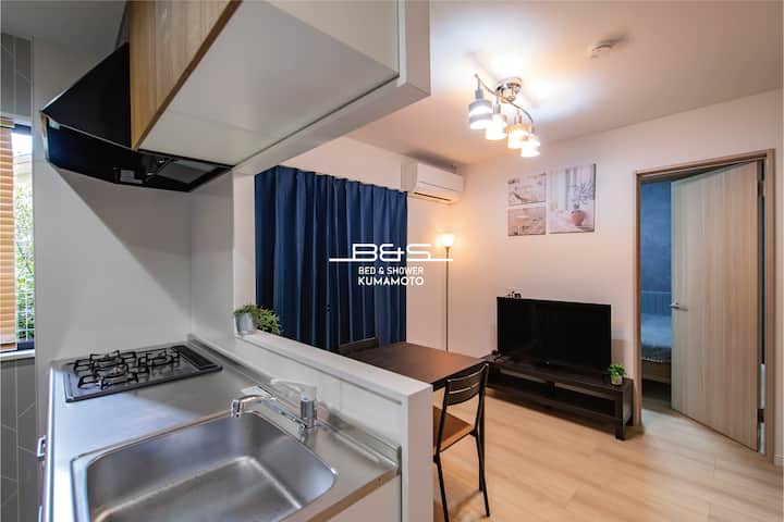 F6【 無料駐車場付102】熊本城、繁華街近くの広々2ldkフルリノベーションアパートメント。 - Kumamoto