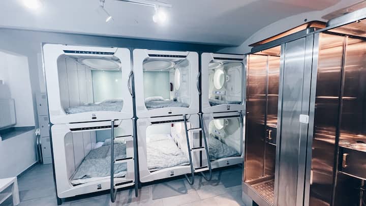 New! Welcome To Viennas Hidden Space Center (A1) - Vienne