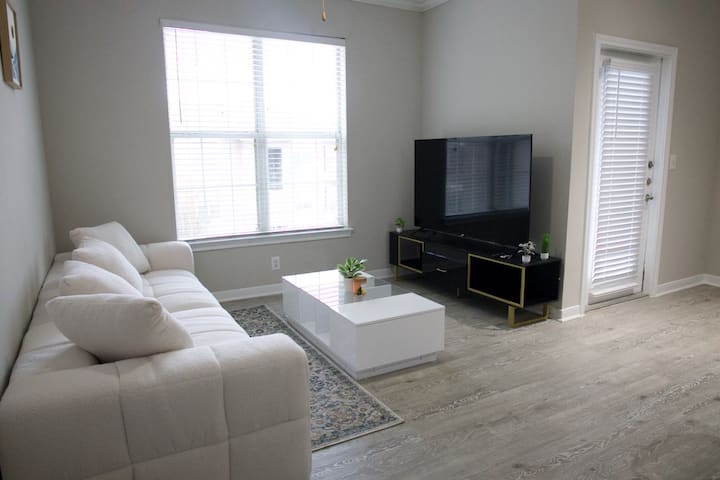 Modern 1br Retreat In The Heart Of Magnolia - The Woodlands, TX