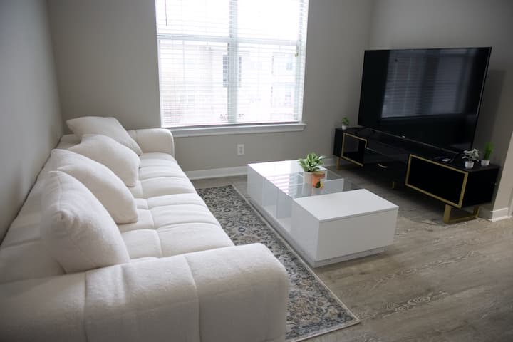 Cozy 1br Retreat – Near Dining & Shopping - The Woodlands, TX