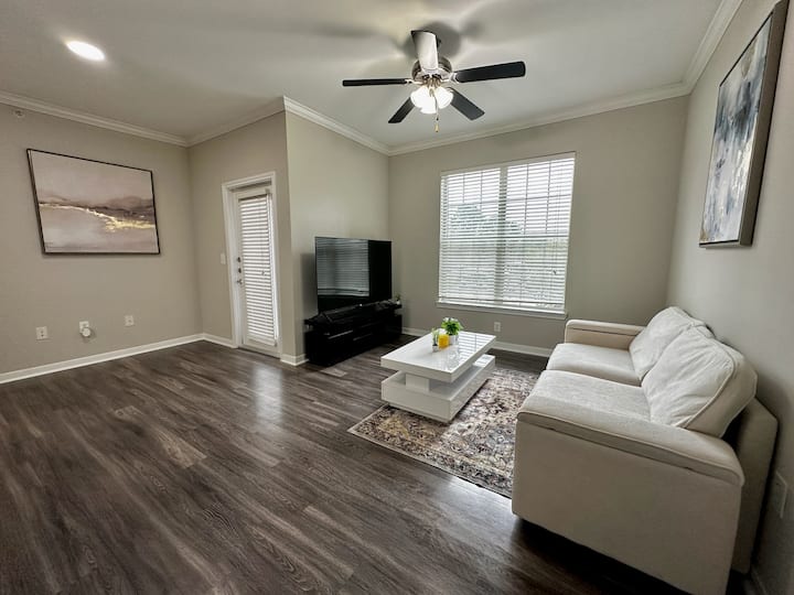 Peaceful 1br – Close To Nature Trails & Shopping - The Woodlands, TX