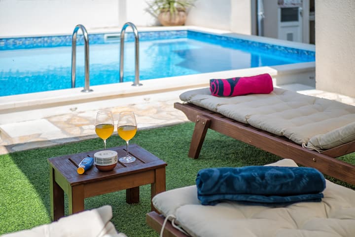 Bruno’s Pool House Ciovo • 1bd Apt W/ Balcony - Okrug Gornji