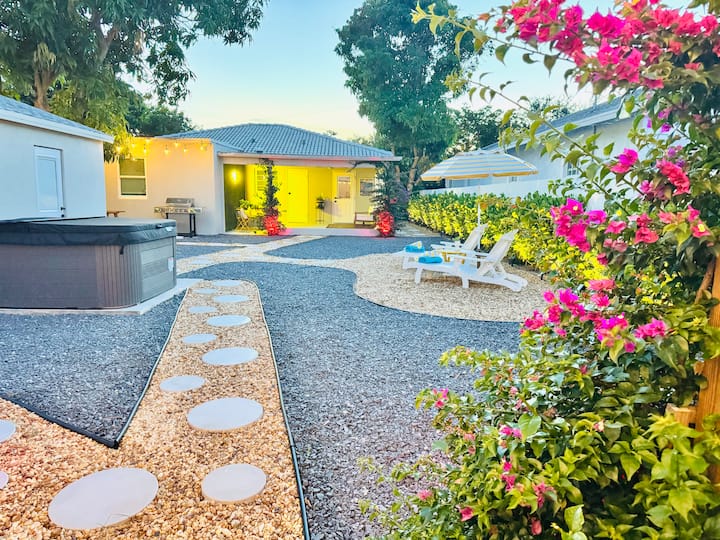 Italian Warm Winter By The Beach - Amalfi Cottage - Lake Worth, FL