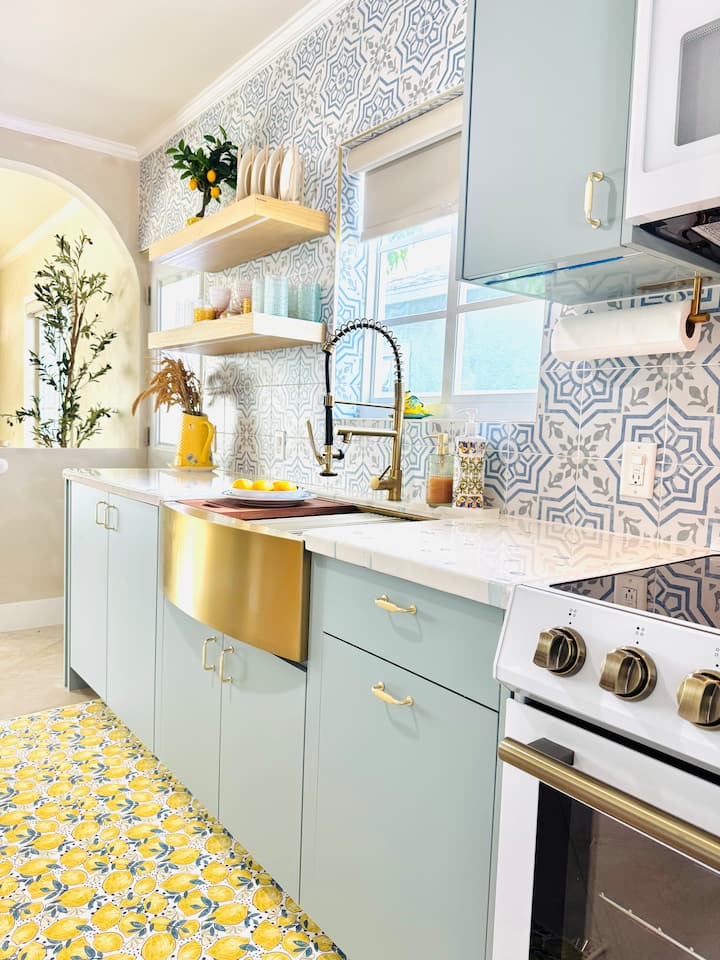 An Italian Getaway By The Beach! “Amalfi Cottage” - Lake Worth, FL