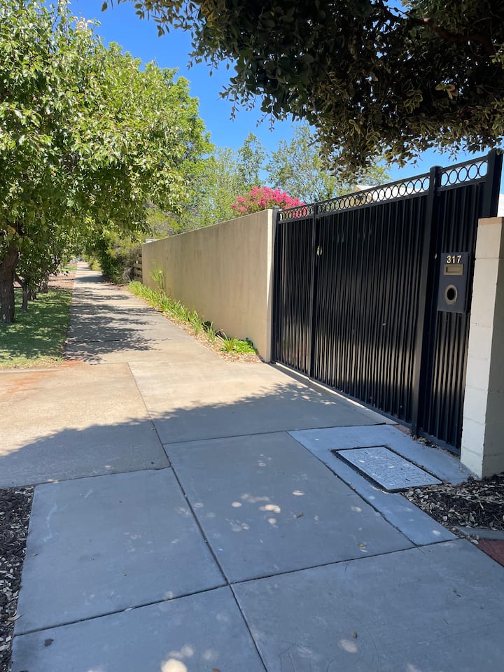 Behind The Black Gate - Inner City Privacy - Mildura