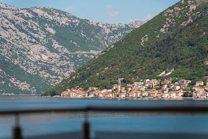 Spacious Penthouse With Spectacular View On Bay - Monténégro