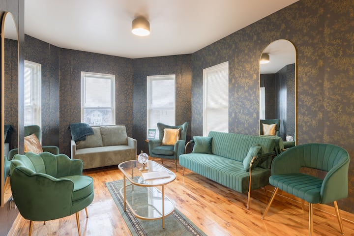 Luxe Vintage Loft ~ Theatre ~ Dt 13 Min, Fast Wifi - Chicago