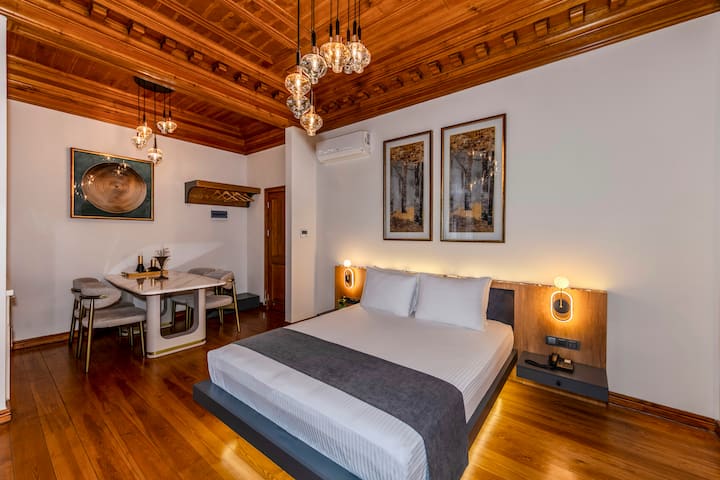 Authentic Cozy Suite • In The Taksim - Istanbul