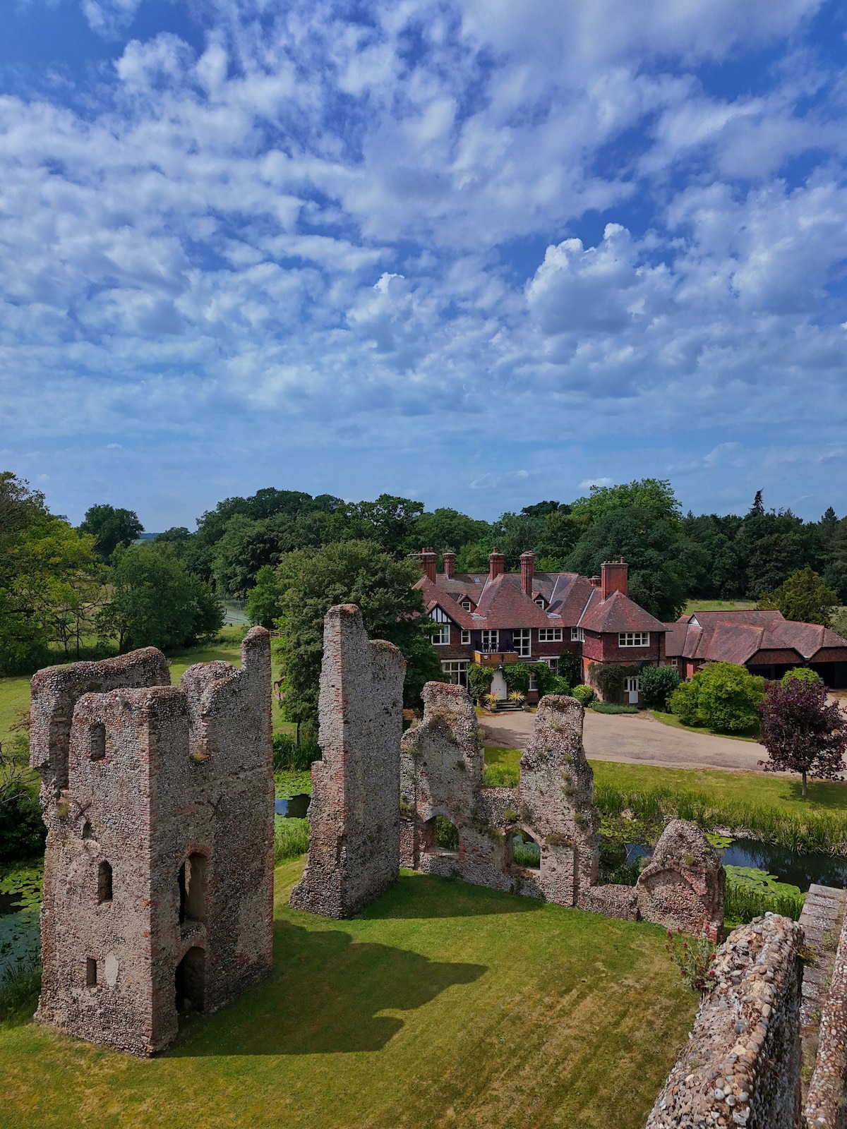 Country House with pool, castle & tennis court - Houses for Rent in ...