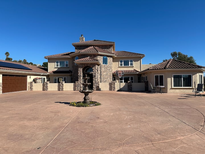 Large Home-5 Beds-5 Baths 5500 Sqft Of Living Area - Bonsall, CA
