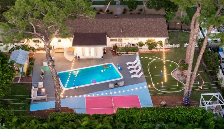 Specials+heated Pool+theater+pickleball+near Beach - Anna Maria Island, FL