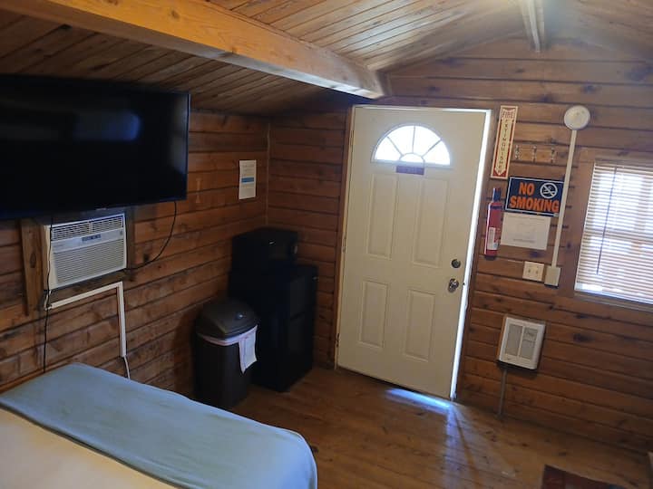 Raccoon Mountain Rustic Cabin In Rv Park - Chattanooga, TN