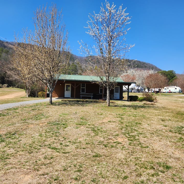 Raccoon Mountain Rustic Bungalow - Chattanooga, TN