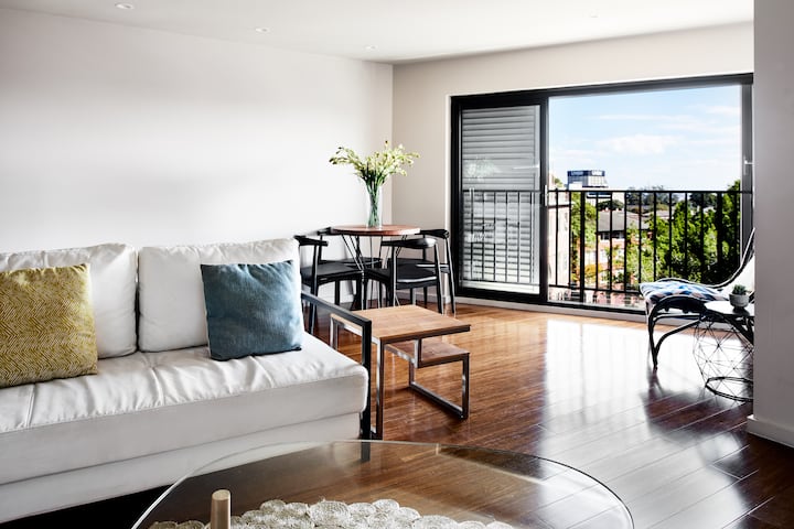 Spacious 2 Bedroom, 2 Bathroom Apt With Balcony - Randwick
