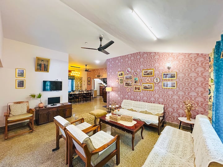 Cine Castle Spacez Garden Villa W/ Private Theatre - Bangalore