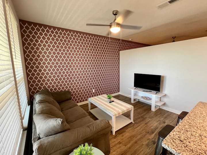 1-br King Bed Near Mayo Clinic - Jacksonville, FL