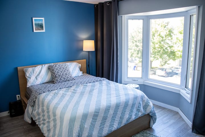 Large Master Bedroom - Gatineau
