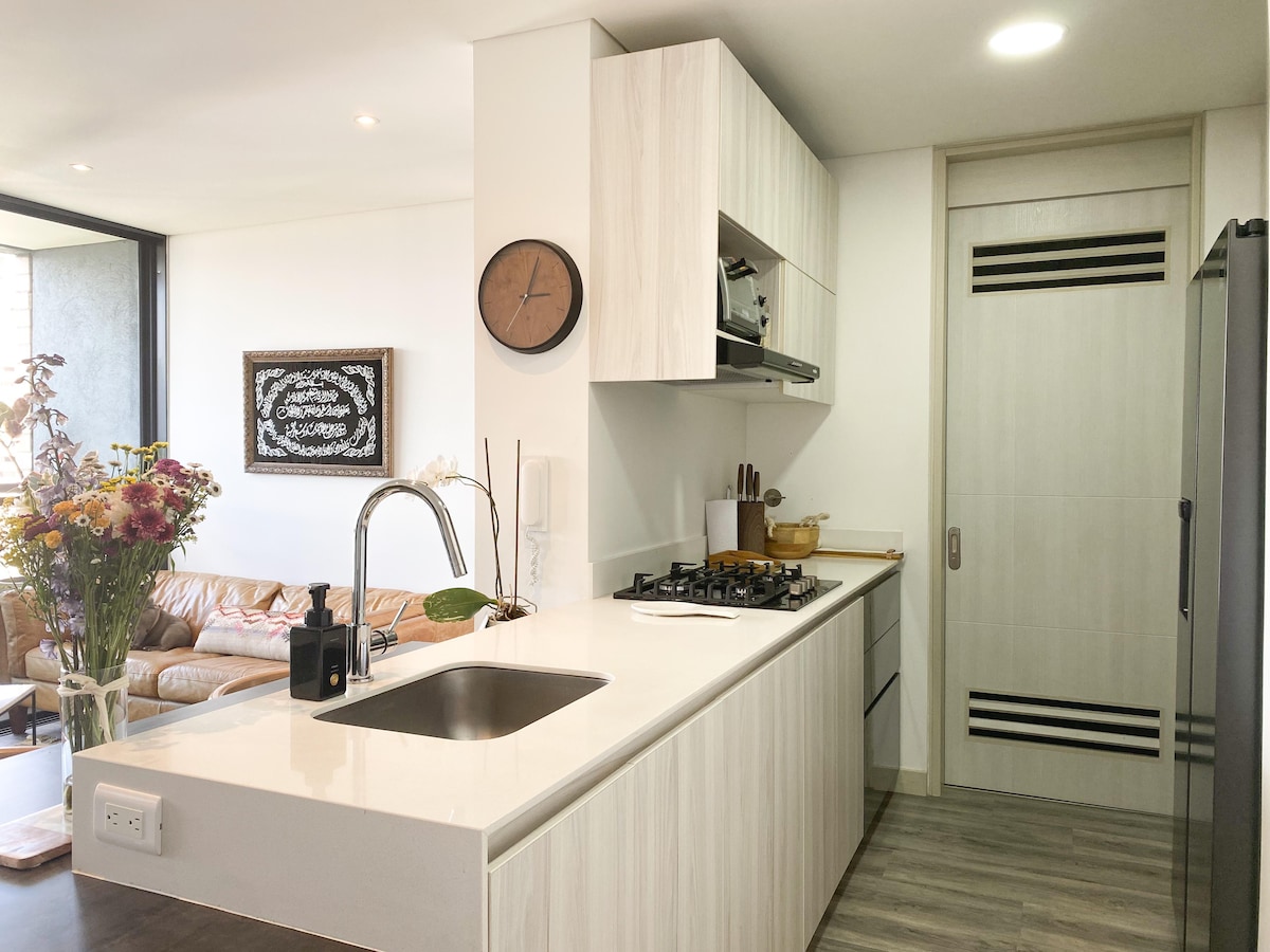 Acogedor Apto Sector Tesoro ~ Piscina ~ Coworking - Departamentos en ...