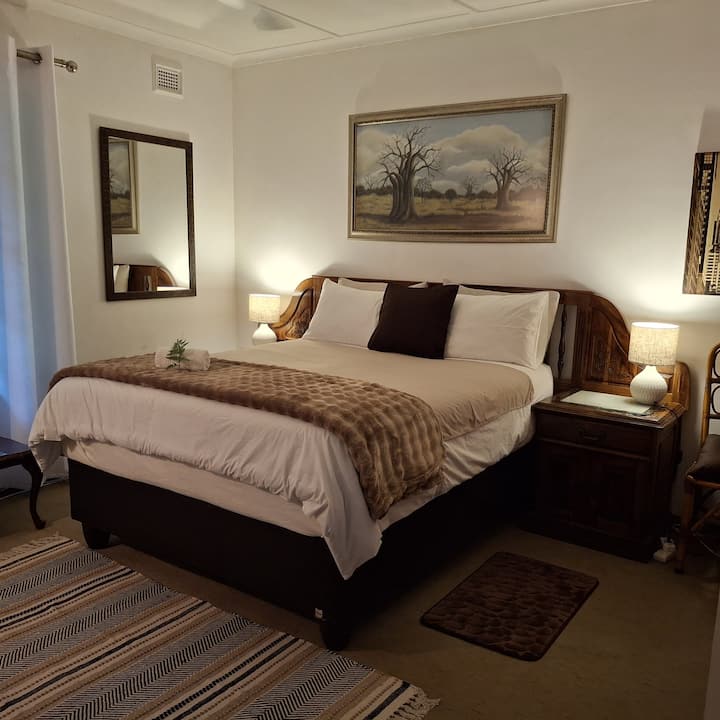 Standard Queen Ebony Room - Eshowe