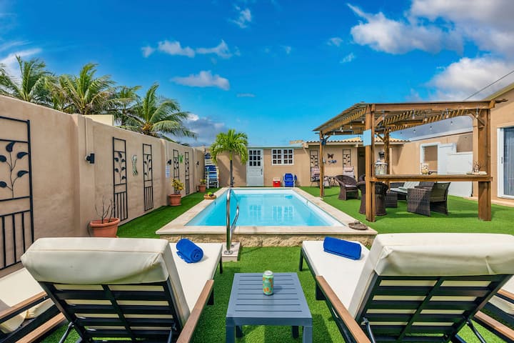 4br3ba Home ~ Central~ Bbq ~  Private Pool & Patio - Aruba